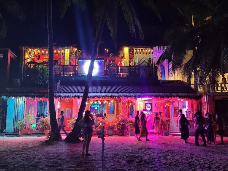 7 Best Places For NightLife In The Phillipines - Just In Travel