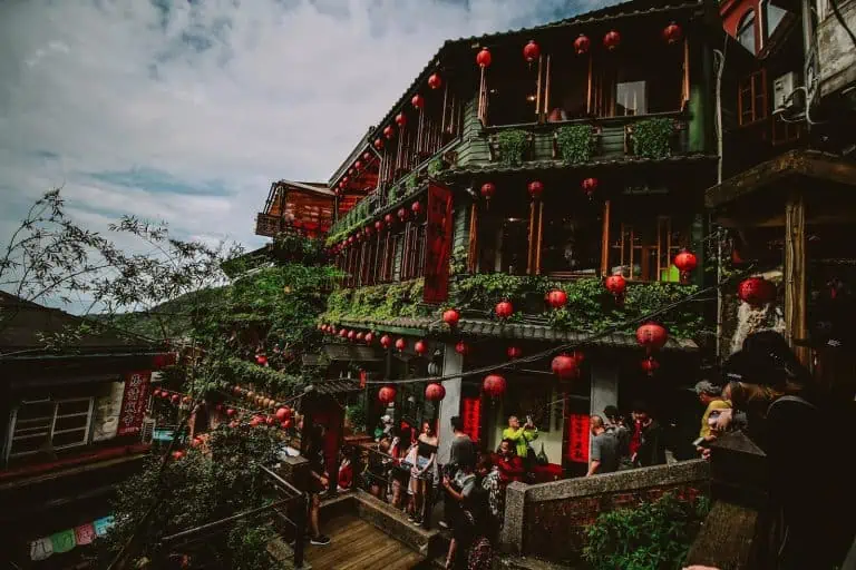 A Traveler's Guide To Taiwan Culture, Customs & Tradition: Do's and Don ...