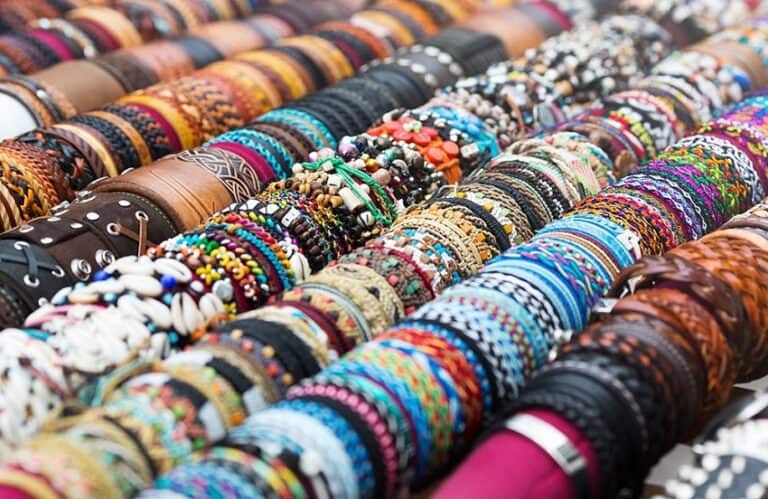 14 Best Places to shop in India - Just In Travel